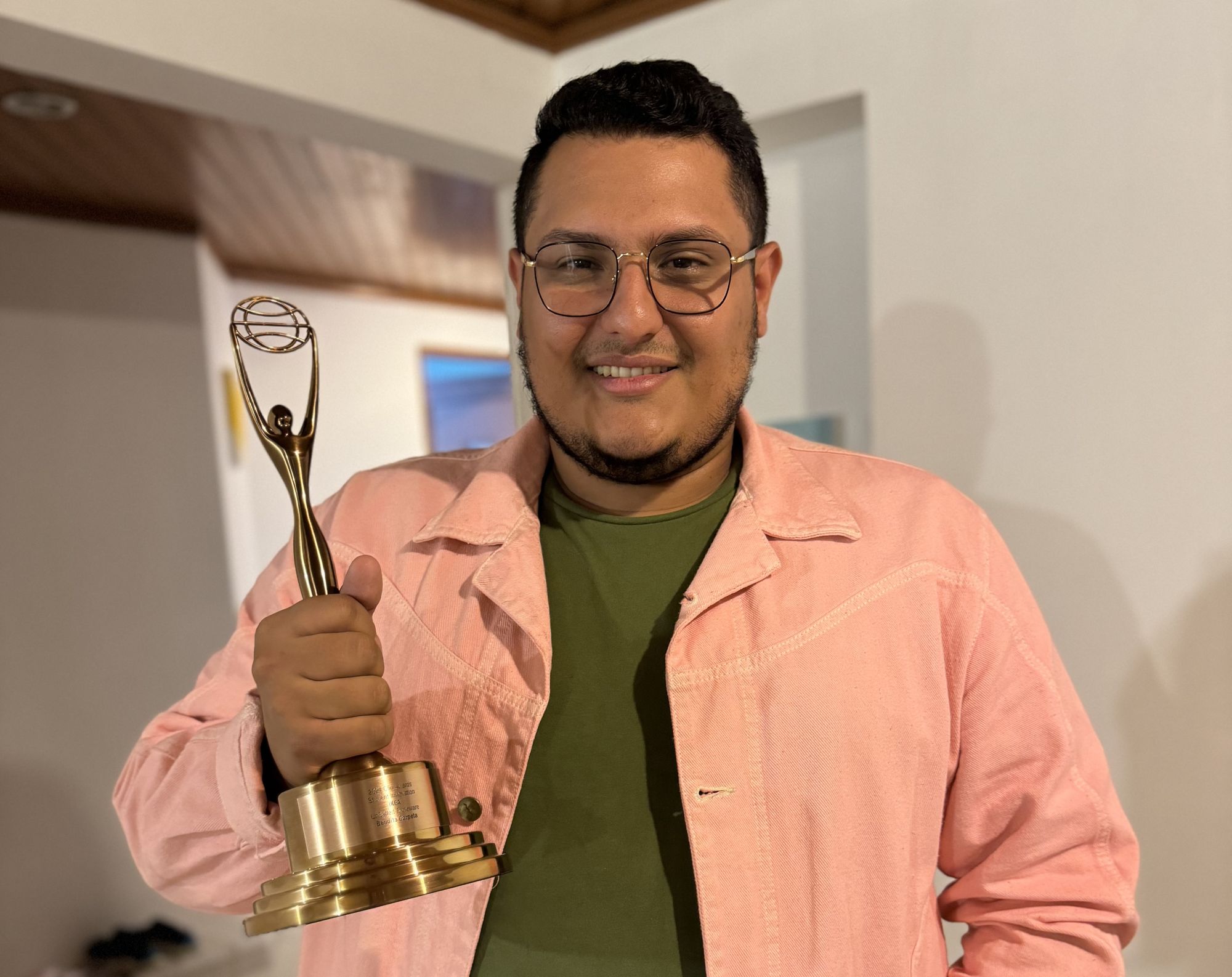 Graduado UDES se llevó premios en Young Lions y Clio Awards por su ...
