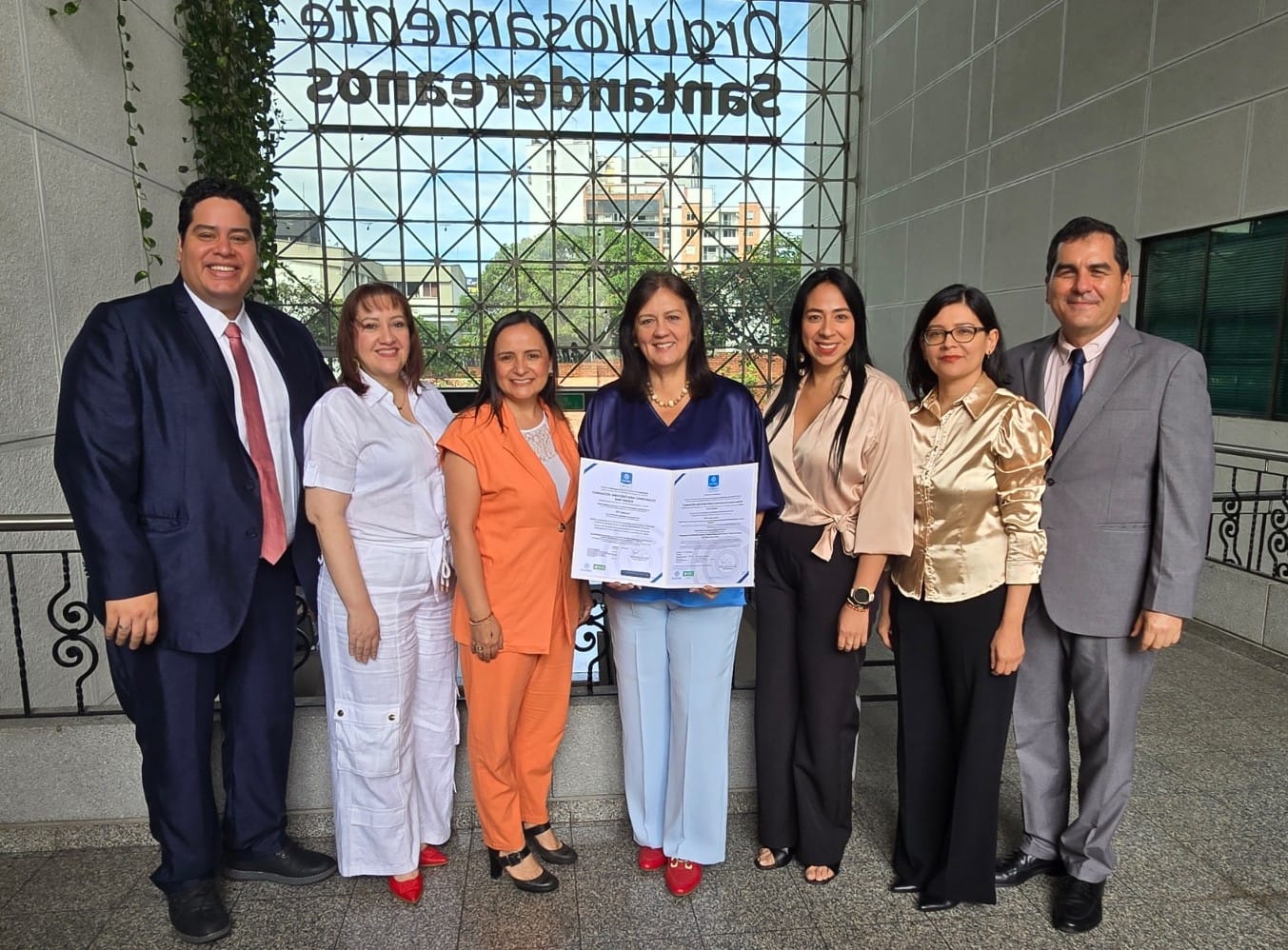 La Fundación Universitaria Comfenalco Santander recibió certificación ...