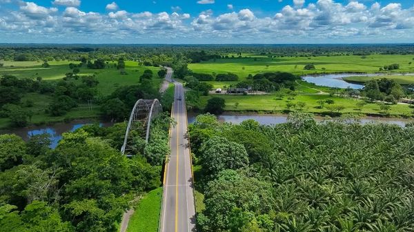 Inician obras de mantenimiento en el puente sobre el río Opón